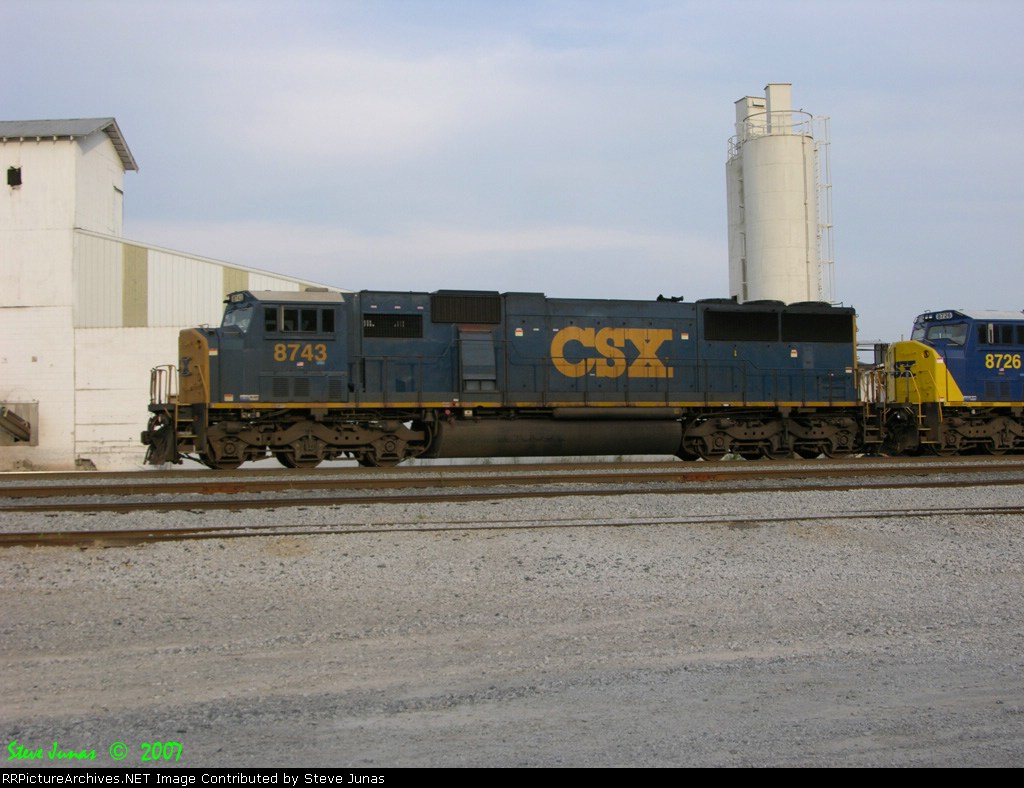 CSX 8743 Q578